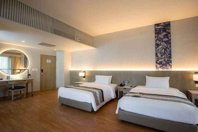 Patong Hotel, Phuket, Thailand - The Royal Paradise Hotel & Spa - Hotel ...